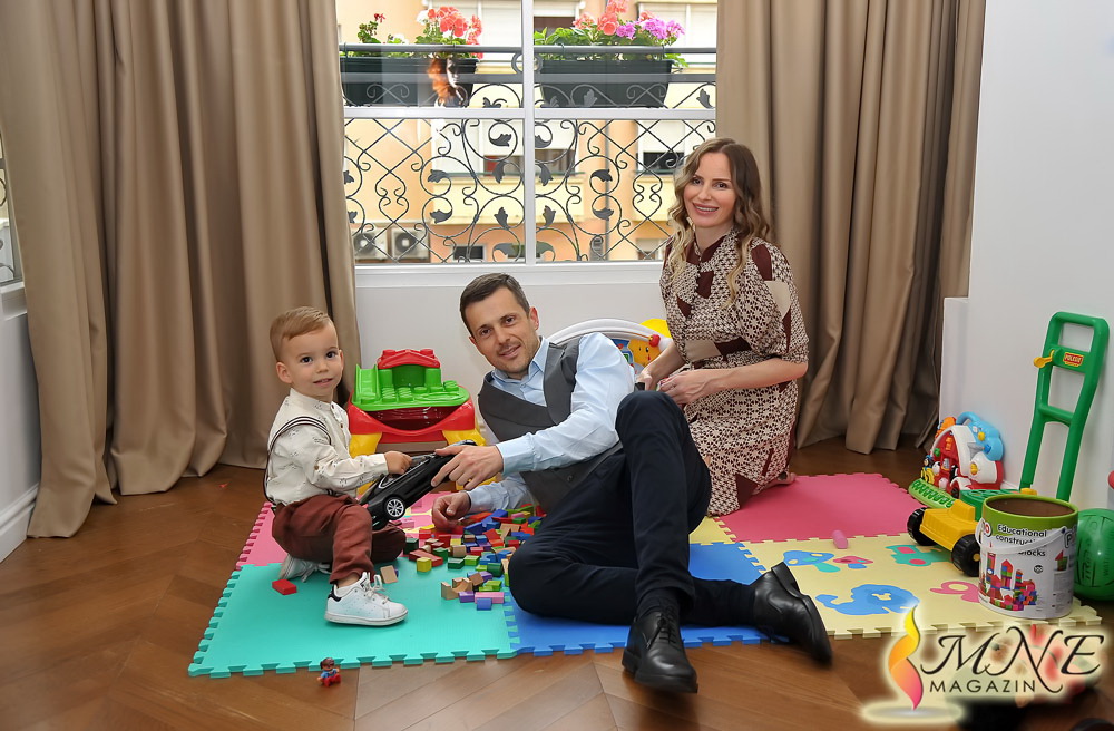 U POSJETI DANIJELI I SAŠI MUJOVIĆ: Čekaju bebu, za njih je porodica ...